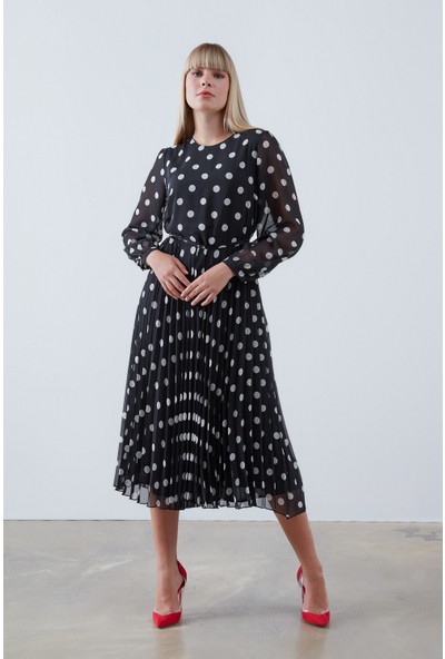 Gusto Puanlı Pilise Elbise - Siyah