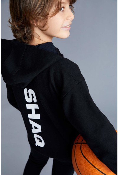 DeFacto Erkek Çocuk Shaquille O'Neal Lisanslı Regular Fit Kapüşonlu Sweatshirt V7259A621WN DeFacto Erkek Çocuk Shaquille O'Neal Lisanslı Regular Fit Kapüşonlu Sweatshirt V7259A621WN