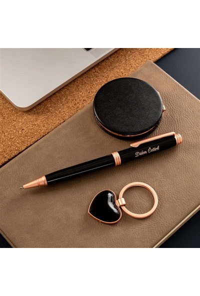 Çılgıntrend Kız Arkadaşa Hediye Isme Özel Anahtarlık Ayna Kalem Seti Çılgıntrend Kız Arkadaşa Hediye Isme Özel Anahtarlık Ayna Kalem Seti