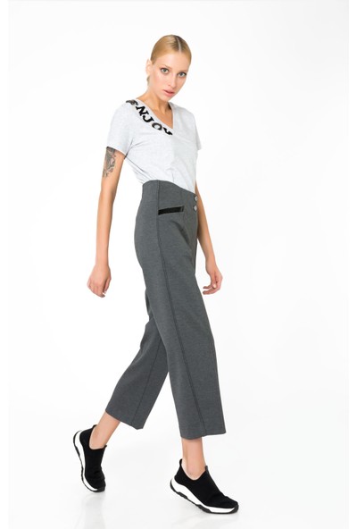 GIZIA Cep Işleme Detaylı Crop Gri Spor Pantolon