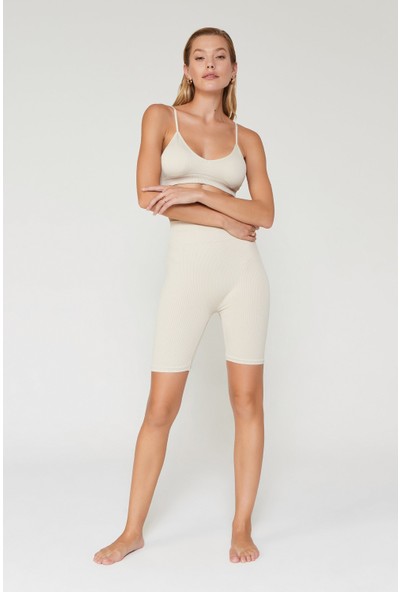 Cansoy Yüksek Bel Krem Kısa Tayt Cansoy Yüksek Bel Krem Kısa Tayt