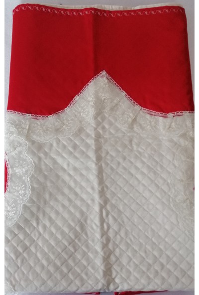 Elvaneli Kapitone Kumaş Üzerine Işlenmiş Güpürlü El Emeği Seccade