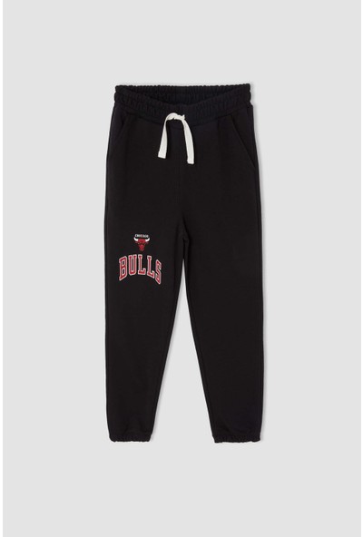 DeFacto Kız Çocuk NBA Lisanslı Chicago Bulls Baskılı Jogger Eşofman Altı V4076A621WN DeFacto Kız Çocuk NBA Lisanslı Chicago Bulls Baskılı Jogger Eşofman Altı V4076A621WN