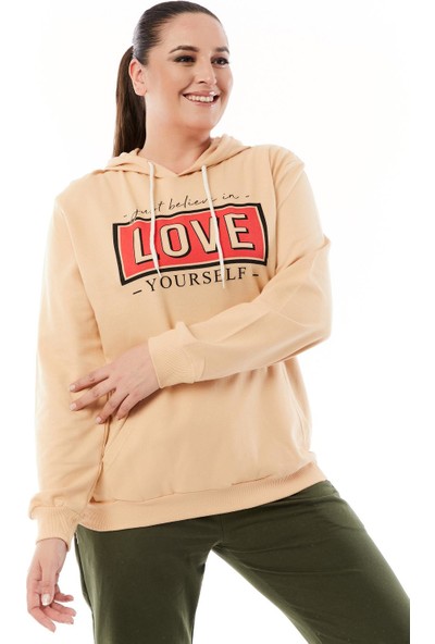 Siyezen Büyük Beden Kapişonlu Kanguru Cepli Baskılı Camel Sweatshirt Siyezen Büyük Beden Kapişonlu Kanguru Cepli Baskılı Camel Sweatshirt