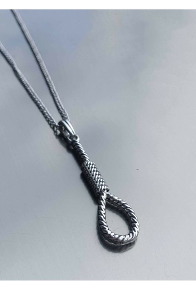 The Collection The Collection halat Figürlü Erkek Kolye