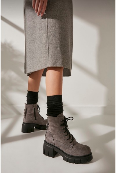 White Line Gri Süet Kalın Topuklu Kadın Bot
