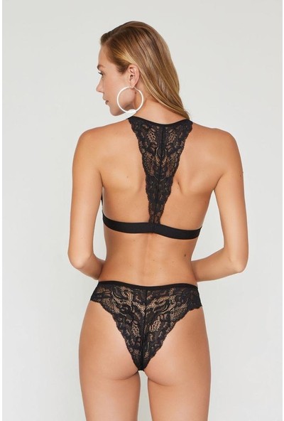 Arlinda Sırtı Üçgen Dantel Detaylı Bralet Takım