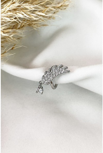 Takıştır Cerrahi Paslanmaz Çelik Gümüş Renk Kanat Figürlü Taşlı Kıstırmalı Kıkırdak Küpe Takıştır Cerrahi Paslanmaz Çelik Gümüş Renk Kanat Figürlü Taşlı Kıstırmalı Kıkırdak Küpe