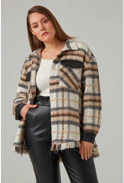 Ghada Büyük Beden Ekru Kalın Gömlek Püsküllü Ghada Büyük Beden Ekru Kalın Gömlek Püsküllü