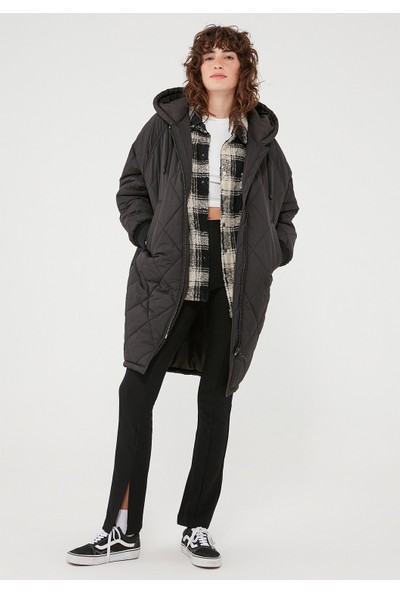 Mavi Kapüşonlu Siyah Mont Mavi Kapüşonlu Siyah Mont