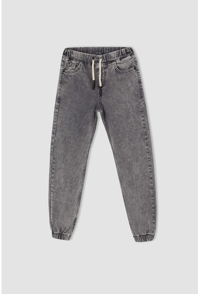 DeFacto Erkek Çocuk Esnek Belli Bağcıklı Jogger Jean Pantolon U7837A621WN DeFacto Erkek Çocuk Esnek Belli Bağcıklı Jogger Jean Pantolon U7837A621WN