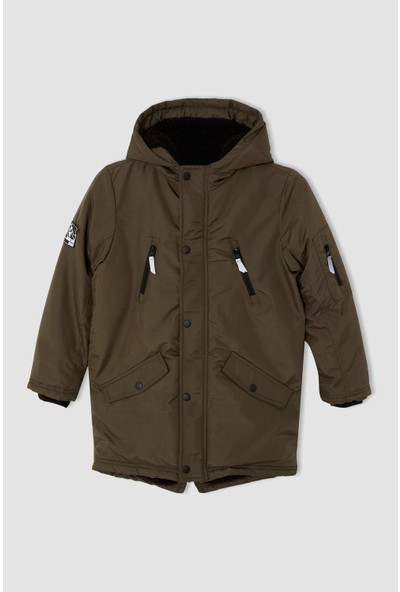 DeFacto Erkek Çocuk Kapüşonlu İçi Peluş Astarlı Reflektörlü Parka U5464A621WN DeFacto Erkek Çocuk Kapüşonlu İçi Peluş Astarlı Reflektörlü Parka U5464A621WN