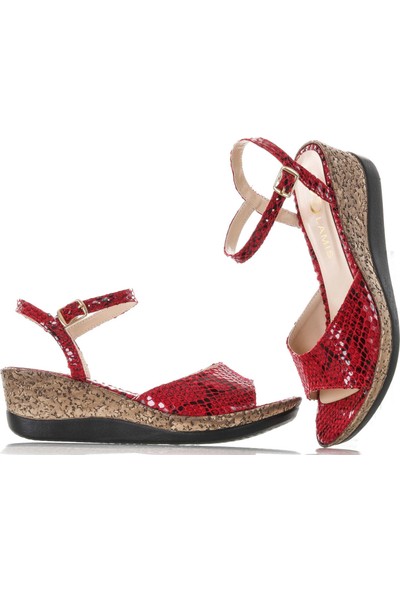 Lamis Elwan Parlak Yılan Desenli Dolgu Topuklu Kadın Sandalet