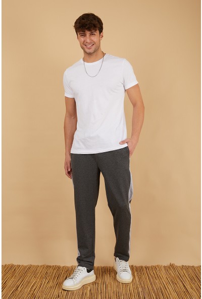 Twenty3 Erkek Regular Fit Panelli Düz Paça Eşofman Altı Twenty3 Erkek Regular Fit Panelli Düz Paça Eşofman Altı