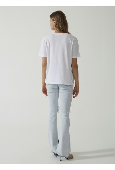 People By Fabrika Bisiklet Yaka Baskılı Beyaz Kadın T-Shirt People By Fabrika Bisiklet Yaka Baskılı Beyaz Kadın T-Shirt