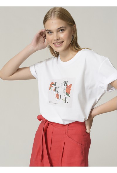 People By Fabrika Bisiklet Yaka Kısa Kol Beyaz Kadın T-Shirt People By Fabrika Bisiklet Yaka Kısa Kol Beyaz Kadın T-Shirt