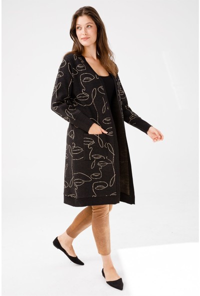 Mutlu Ertan Soyut Yüz Desenli Triko Hırka-Siyah - Camel Mutlu Ertan Soyut Yüz Desenli Triko Hırka-Siyah - Camel