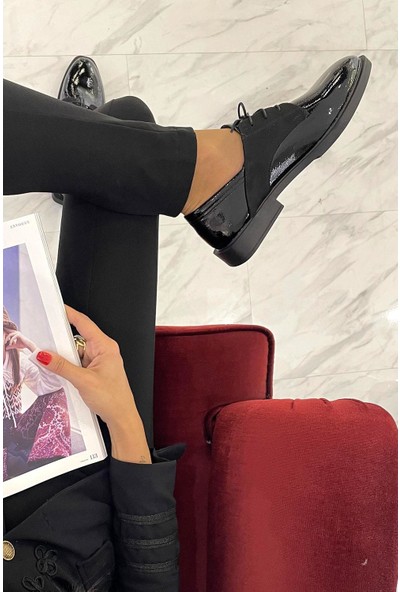 Bambi Siyah Kırışık Rugan Kadın Oxfor Ayakkabı K017630205