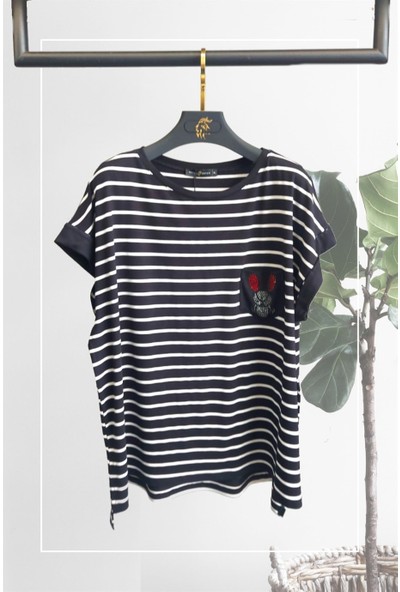 Mutlu Ertan Cep Taş Detaylı Kısa Kollu Bluz-Siyah