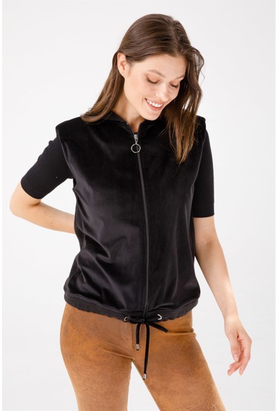 Mutlu Ertan Kapüşonlu Süet Yelek-Siyah Mutlu Ertan Kapüşonlu Süet Yelek-Siyah