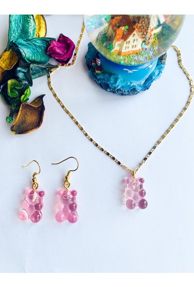 Mingy Şeffaf Pembe Jelibon Ayıcıklı Haribo Model Gold Zincir Kolye ve Altın Kaplama Küpe Seti Mingy Şeffaf Pembe Jelibon Ayıcıklı Haribo Model Gold Zincir Kolye ve Altın Kaplama Küpe Seti