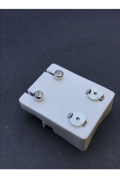 Takıconcept Steril Tektaş Modeli Gümüş Rengi Çelik Kulak Delme Küpesi Takıconcept Steril Tektaş Modeli Gümüş Rengi Çelik Kulak Delme Küpesi