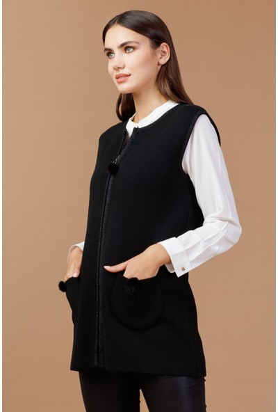 Mutlu Ertan Simli Pon Ponlu Yelek-Siyah Mutlu Ertan Simli Pon Ponlu Yelek-Siyah