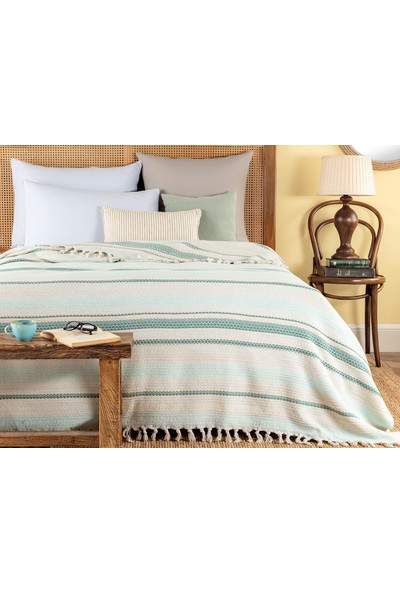 Madame Coco Carine Tek Kişilik Yatak Örtüsü - Ekru / Mint Yeşili Madame Coco Carine Tek Kişilik Yatak Örtüsü - Ekru / Mint Yeşili