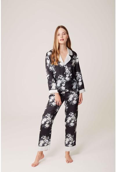 NBB Siyah Beyaz Saten Önden Düğmeli Pijama Takımı NBB Siyah Beyaz Saten Önden Düğmeli Pijama Takımı