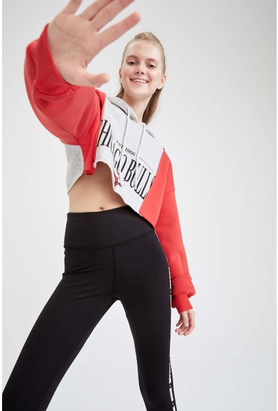 DeFacto Defacto Fit Regular Fit NBA Chicago Bulls Lisanslı İçi Yumuşak Tüylü Kapüşonlu Crop Sweatshirt V9236AZ21AU DeFacto Defacto Fit Regular Fit NBA Chicago Bulls Lisanslı İçi Yumuşak Tüylü Kapüşonlu Crop Sweatshirt V9236AZ21AU