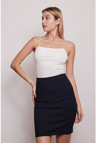 Jument Yüksek Bel Diz Üstü Şık Kumaş Kalem Etek-Lacivert Jument Yüksek Bel Diz Üstü Şık Kumaş Kalem Etek-Lacivert