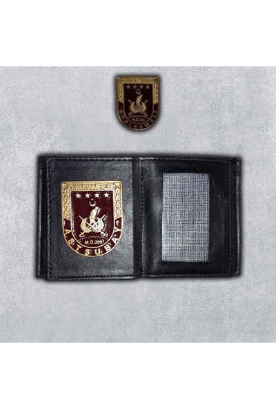 Baylino Astsubay Kırmızı Renk Rozetli Vinlex Suni Deri Kelebek Model Baylino Astsubay Kırmızı Renk Rozetli Vinlex Suni Deri Kelebek Model