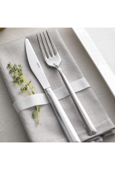 Nehir Milano Sade 84 Parça Kutulu Çatal Kaşık Bıçak Takımı Nehir Milano Sade 84 Parça Kutulu Çatal Kaşık Bıçak Takımı