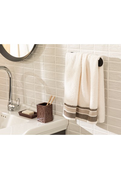 English Home Triple Çizgili Pamuklu Yüz Havlusu 50X76 cm Ekru English Home Triple Çizgili Pamuklu Yüz Havlusu 50X76 cm Ekru