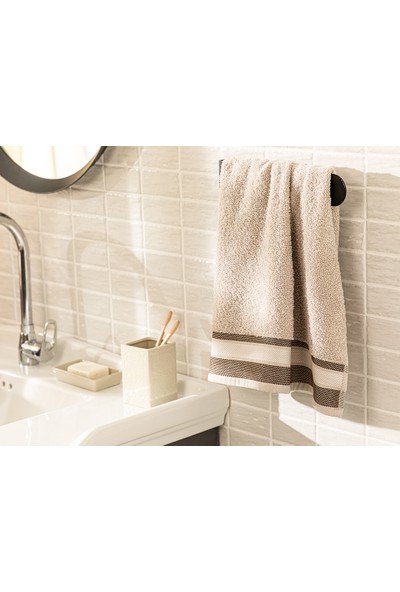 English Home Triple Çizgili Pamuklu Yüz Havlusu 50X76 cm Bej English Home Triple Çizgili Pamuklu Yüz Havlusu 50X76 cm Bej