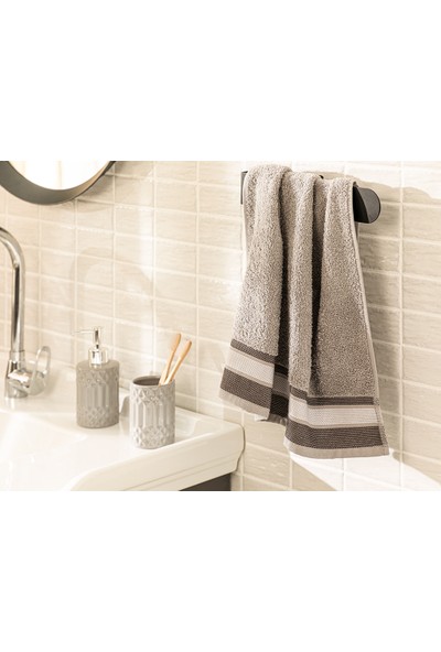 English Home Triple Çizgili Pamuklu Yüz Havlusu 50X76 cm Gri English Home Triple Çizgili Pamuklu Yüz Havlusu 50X76 cm Gri