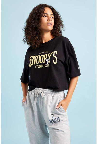 DeFacto Snoopy Lisanslı Bisiklet Yaka Oversize Fit Crop Tişört V3450AZ21AU DeFacto Snoopy Lisanslı Bisiklet Yaka Oversize Fit Crop Tişört V3450AZ21AU