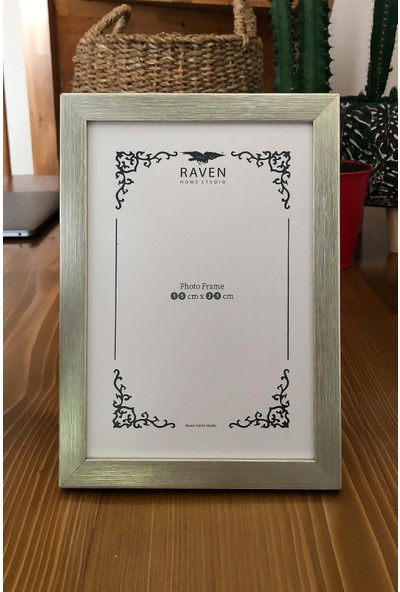 Raven Home Studio 15 x 21 cm Fotoğraf Çerçevesi Klasik Düz Gümüş Raven Home Studio 15 x 21 cm Fotoğraf Çerçevesi Klasik Düz Gümüş