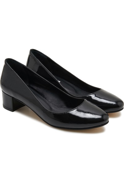 Desa Pina Siyah Kadın Deri Klasik Ayakkabı