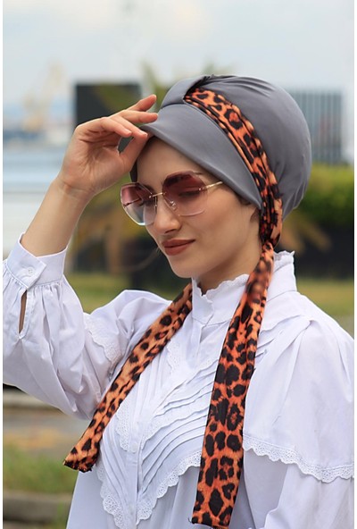 Mur-Sen Giyim Atkılı Şapka Bone Gri - Özel Tasarım- Yeni Model Tesettür Giyim Mur-Sen Giyim Atkılı Şapka Bone Gri - Özel Tasarım- Yeni Model Tesettür Giyim