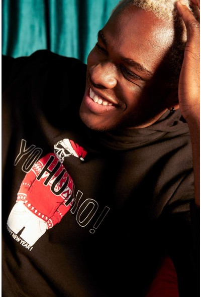 DeFacto Coool Oversize Fit Yılbaşı Temalı Kapüşonlu İçi Yumuşak Tüylü Sweatshirt V8814AZ21WN