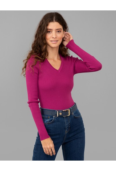 Pierre Cardin Menekşe Slim Fit V Yaka Basic Triko Kazak 50244699-VR037 Pierre Cardin Menekşe Slim Fit V Yaka Basic Triko Kazak 50244699-VR037