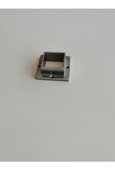 Kent 10-01-1 40X40 Kare Dikme 4 Del Duv Flanşı Bronz Kent 10-01-1 40X40 Kare Dikme 4 Del Duv Flanşı Bronz