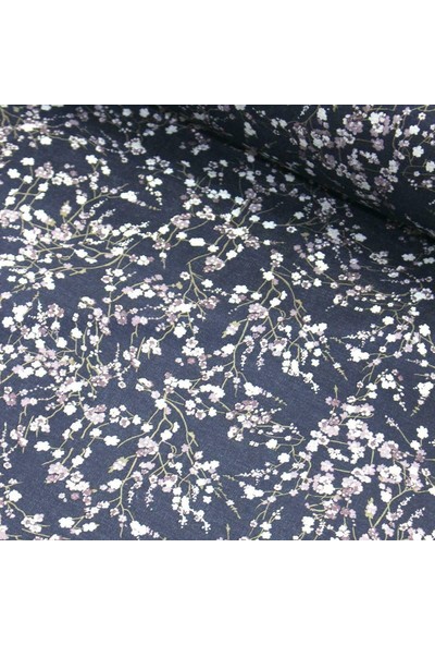 Saygılı Lacivert Beyaz Kır Çiçekleri Çift En Viskon Kumaş