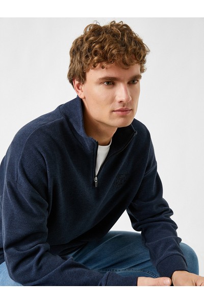 Koton Buldog Işlemeli Yarım Fermuarlı Sweatshirt