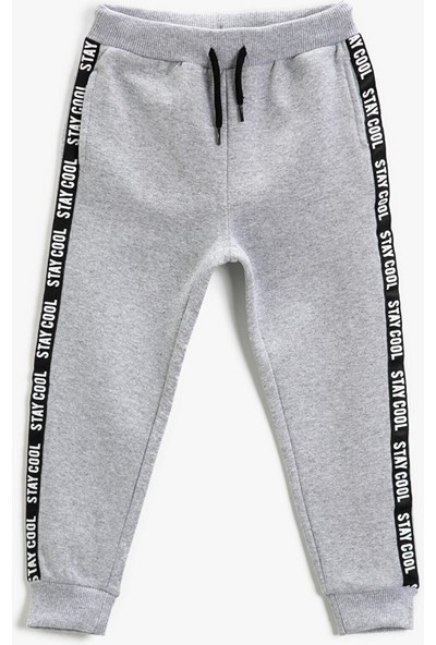 Koton Jogger Baskılı Eşofman Altı Yanları Şeritli Pamuklu Koton Jogger Baskılı Eşofman Altı Yanları Şeritli Pamuklu