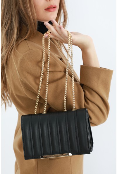 Madamra Siyah Kadın Zincir Askılı Kapaklı Çanta