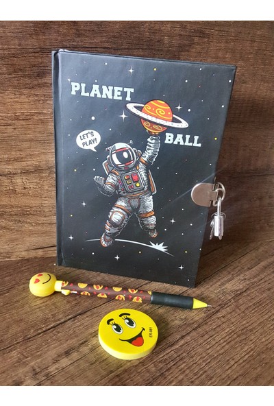 Çilek Home Hediyelik Kilitli Hatıra ve Günlük Defteri+ Emoji Kalem-Emoji Silgi Çilek Home Hediyelik Kilitli Hatıra ve Günlük Defteri+ Emoji Kalem-Emoji Silgi