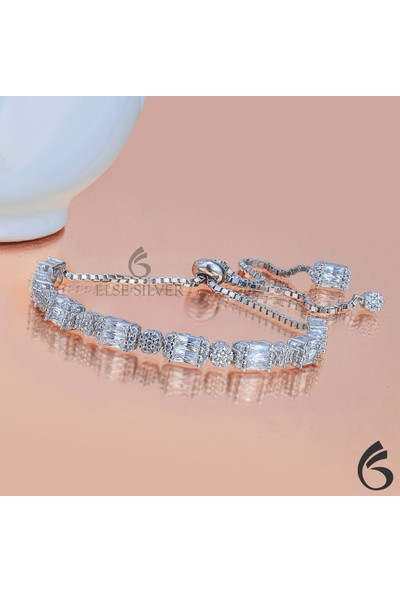 Else Silver Baget Taşlı Atlamalı Gümüş Asansörlü Bayan Bilekliği Else Silver Baget Taşlı Atlamalı Gümüş Asansörlü Bayan Bilekliği