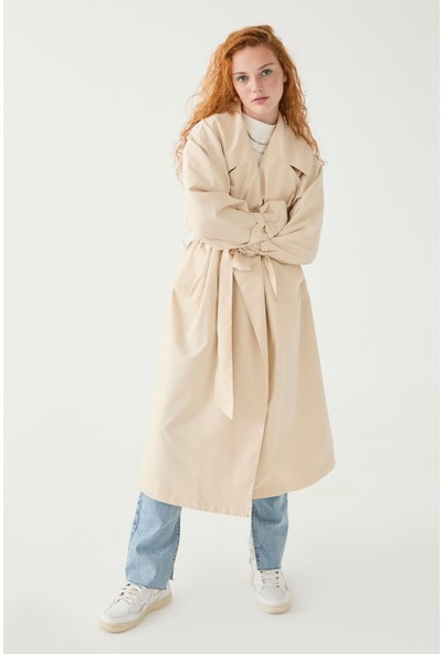 Krem Geniş Yakalı Trençkot Krem Geniş Yakalı Trençkot